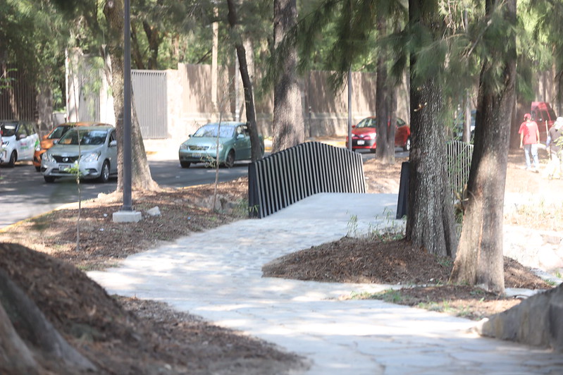 Pablo Lemus y Juan José Frangie inauguran parque lineal en Patria ...