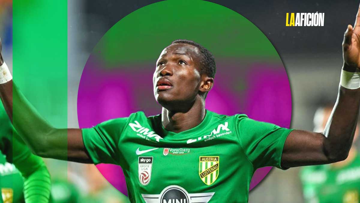 Quién era Raphael Dwamena, jugador de futbol que murió en un partido ...