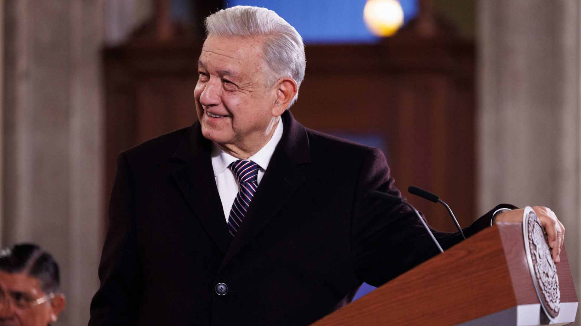 AMLO muestra una frase de León Tolstói en La Mañanera- Grupo Milenio
