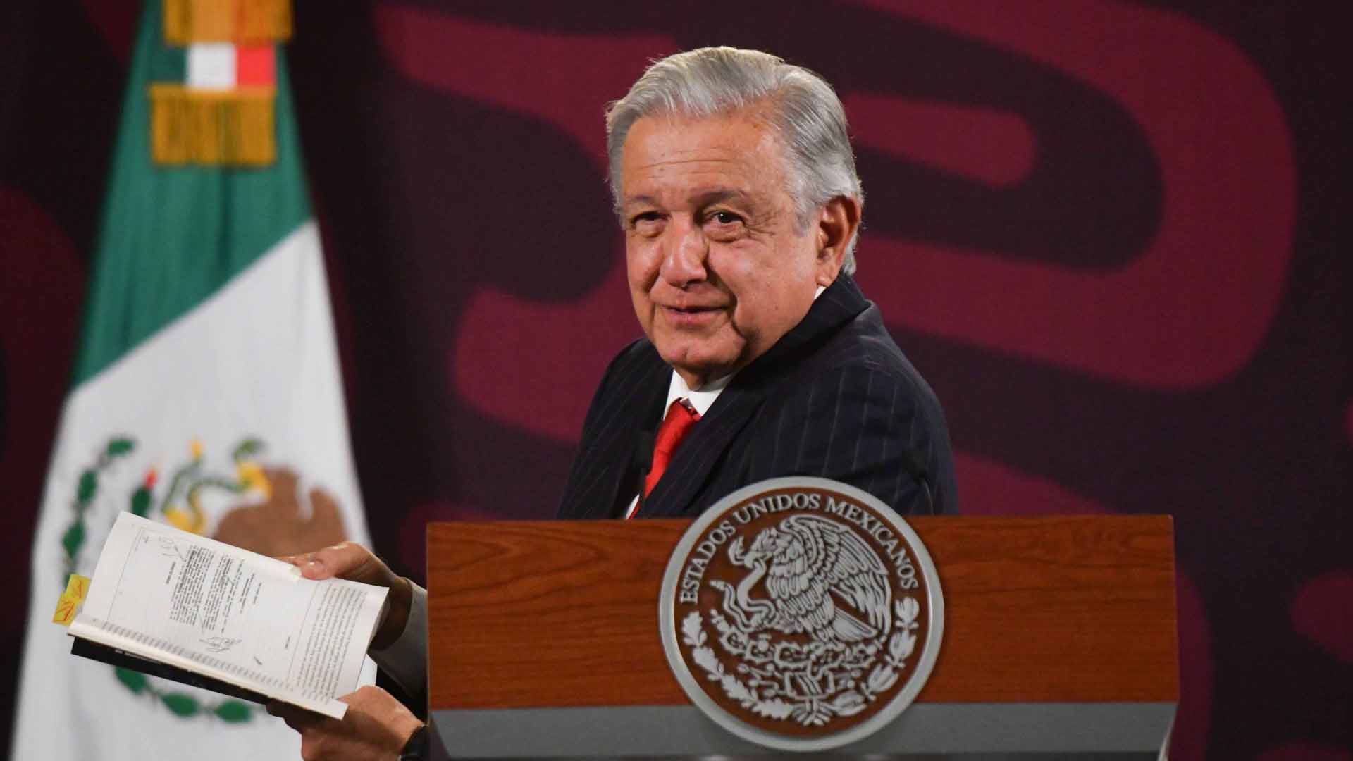 AMLO califica a Fernández de Cevallos de “parlanchín” y “leguleyo ...