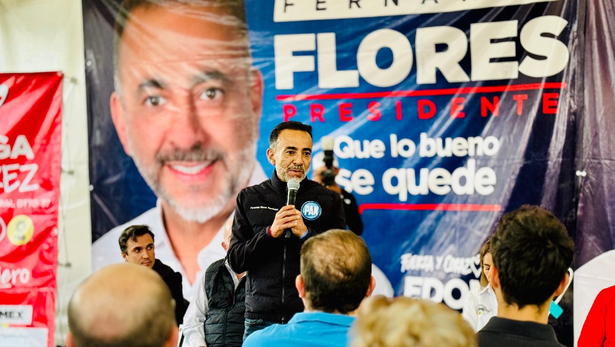 Fernando-Flores-asiste-a-la-inauguración-de-Apapachart-t- Grupo Milenio