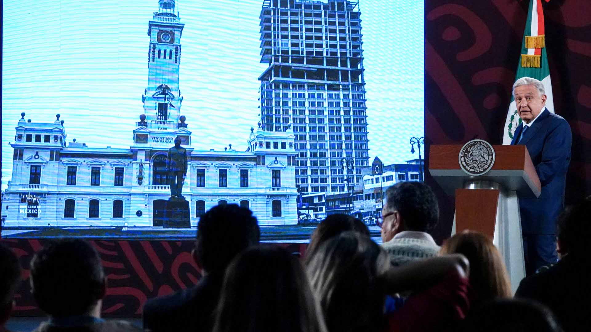 AMLO muestra discurso del triunfo electoral de Morena- Grupo Milenio