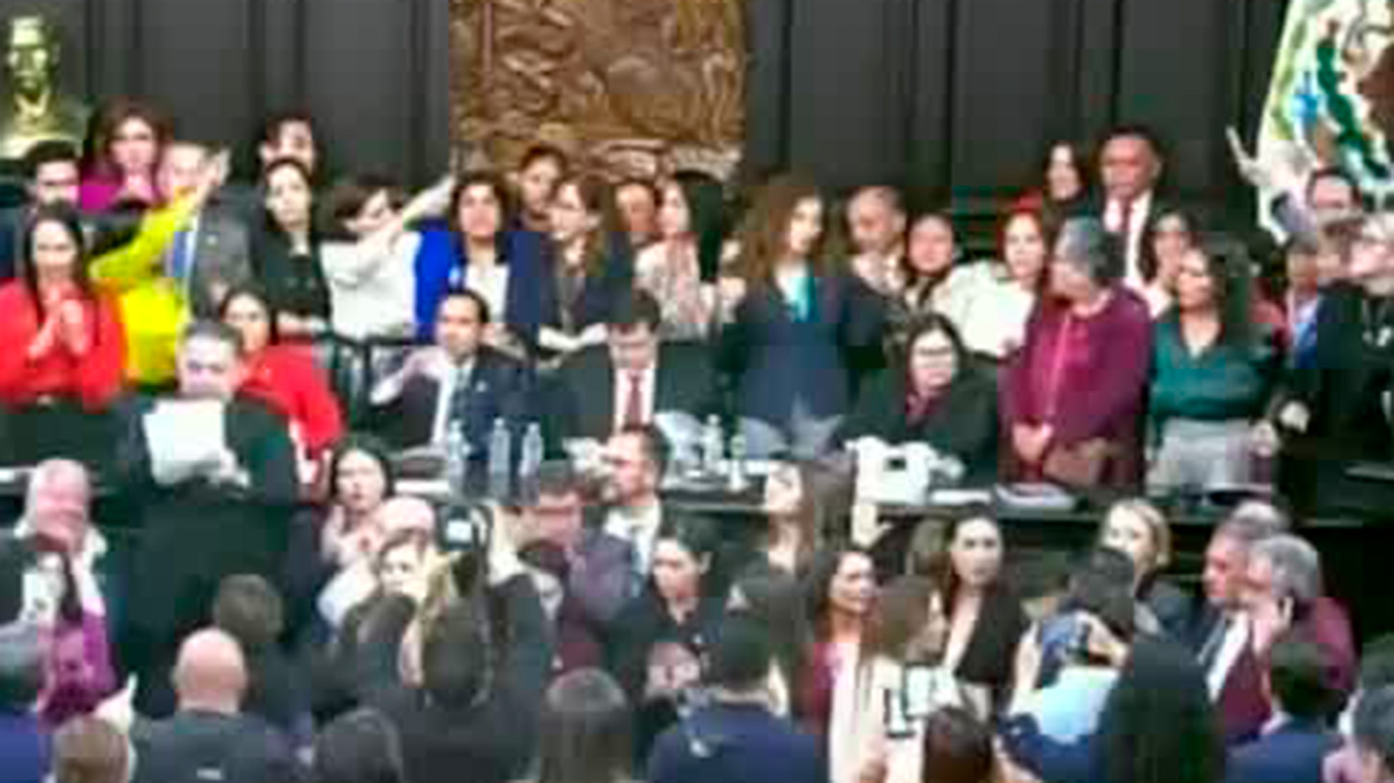 Oposición sube a tribuna durante discusión de reforma judicial- Grupo Milenio