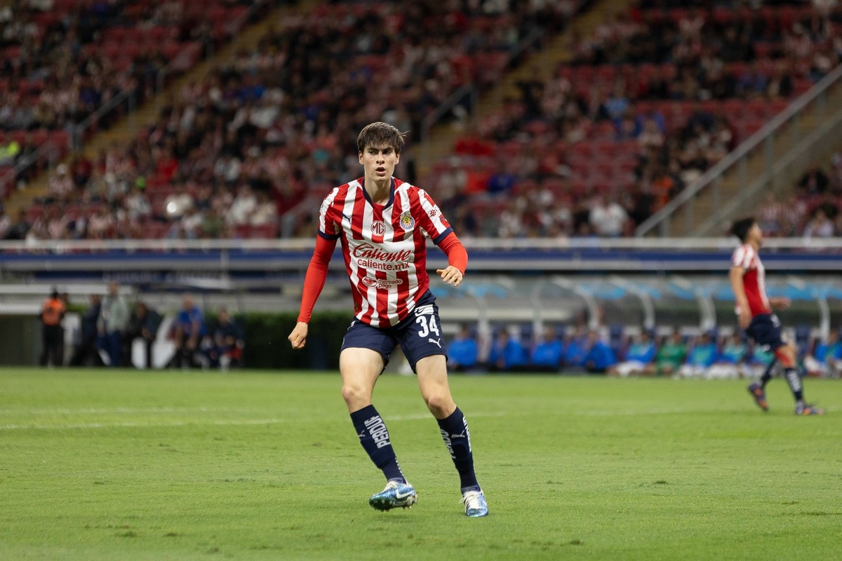 Armando González vuelve a ser convocado por Chivas en el Apertura 2024 ...