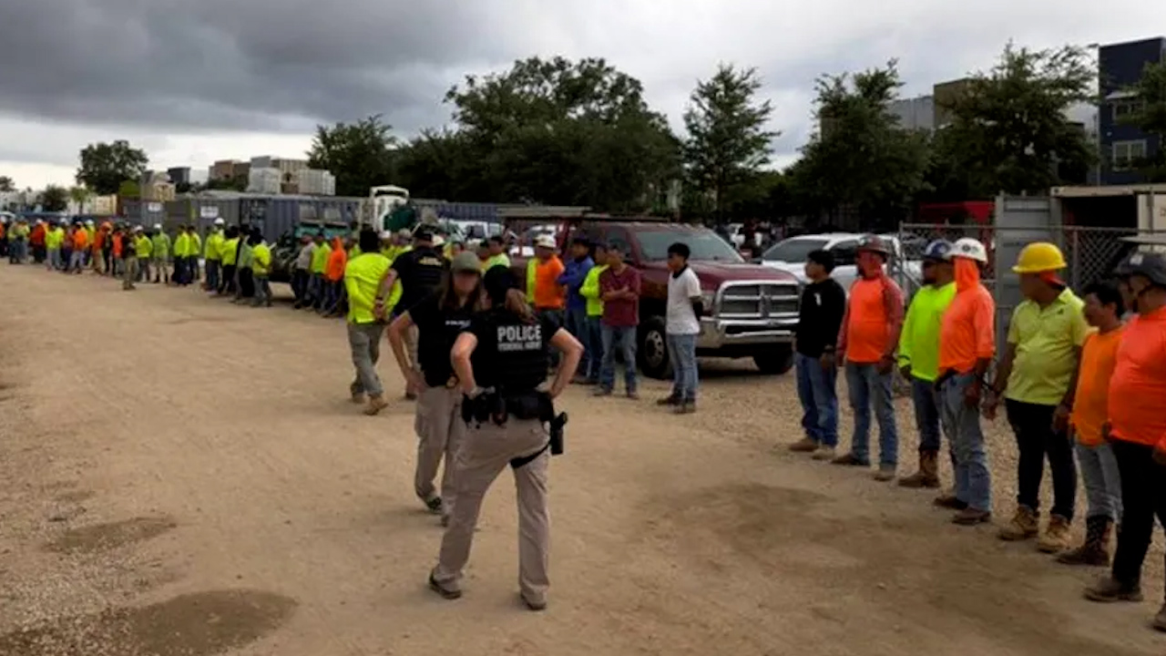 Redadas migratorias amenazan a 1 de cada 4 trabajadores en EU- Grupo ...