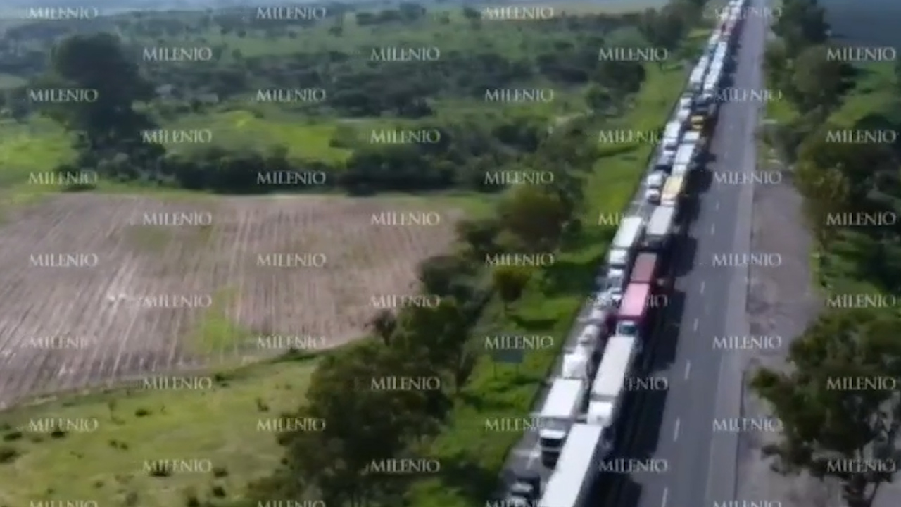 Accidente en carretera mantiene cerrada la circulación- Grupo Milenio